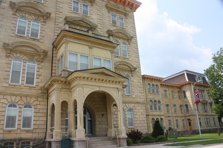 Iowa’s historic Kirkbride buildings | Iowa Girl on the Go